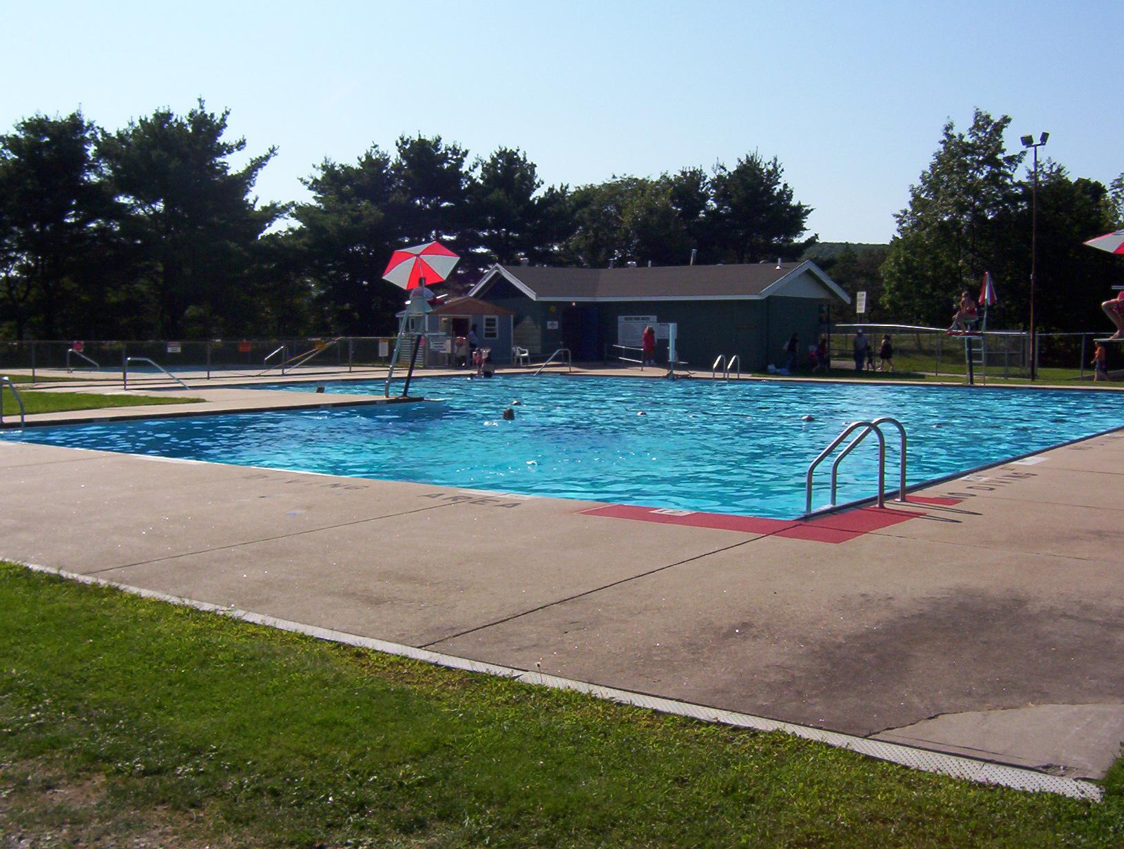 Lifeguard shortage keeps Torrington municipal pool closed for summer