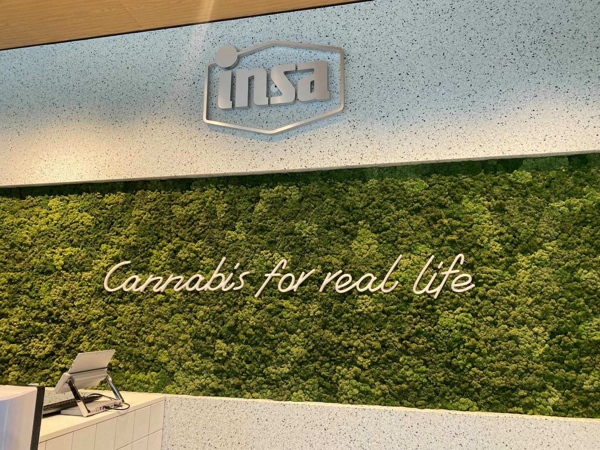 20 recreational marijuana dispensaries along the Connecticut border