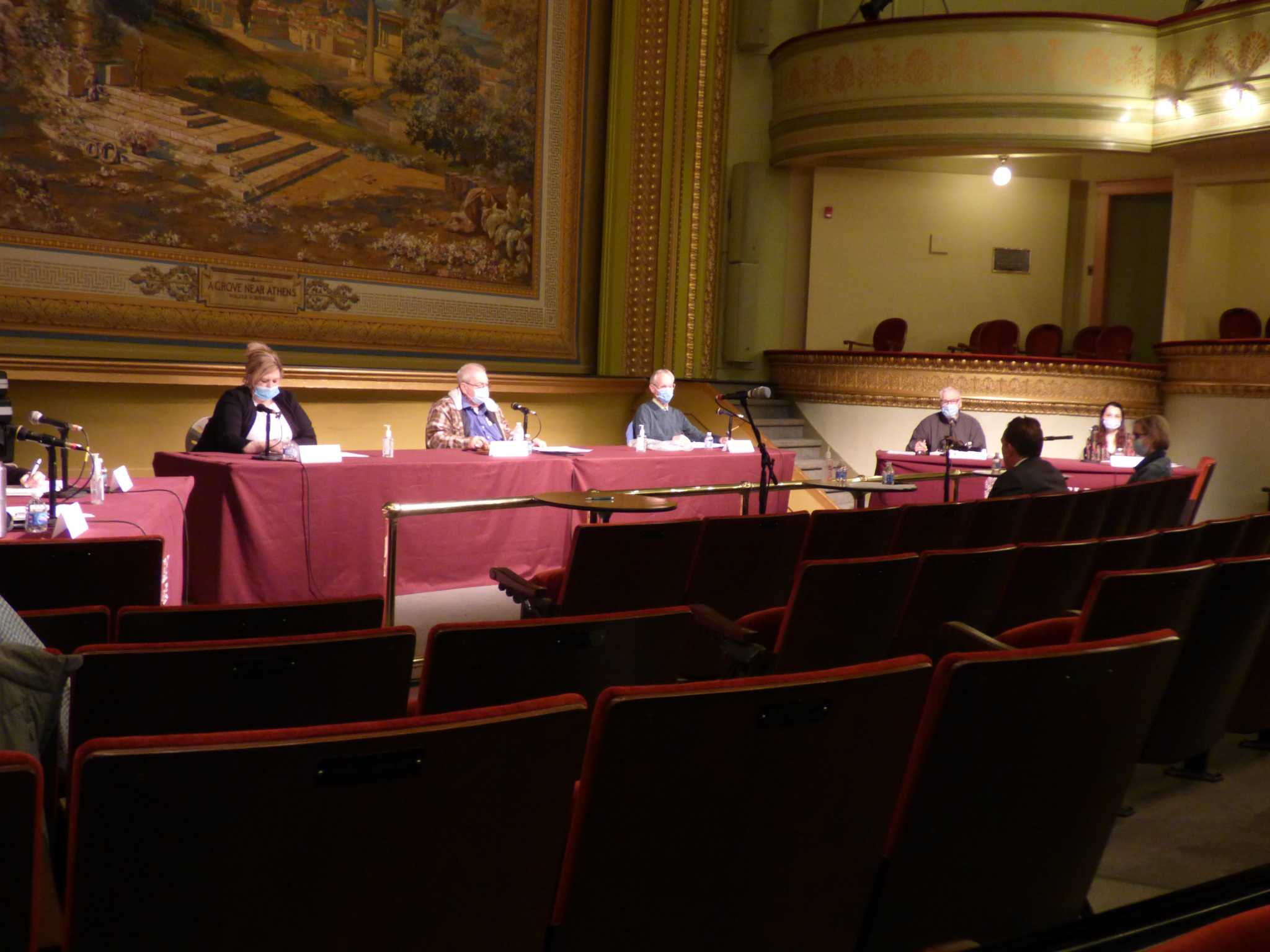 City council to interview three for manager position