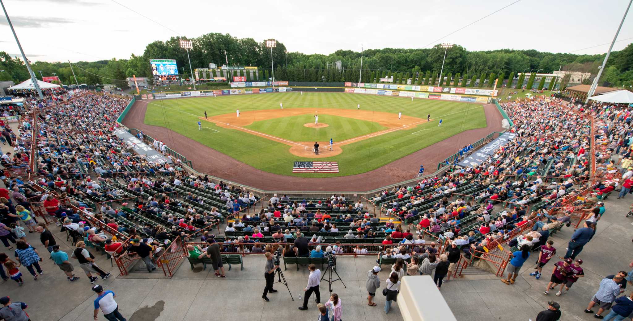 ValleyCats sweep doubleheader from Equipe Quebec before sellout crowd