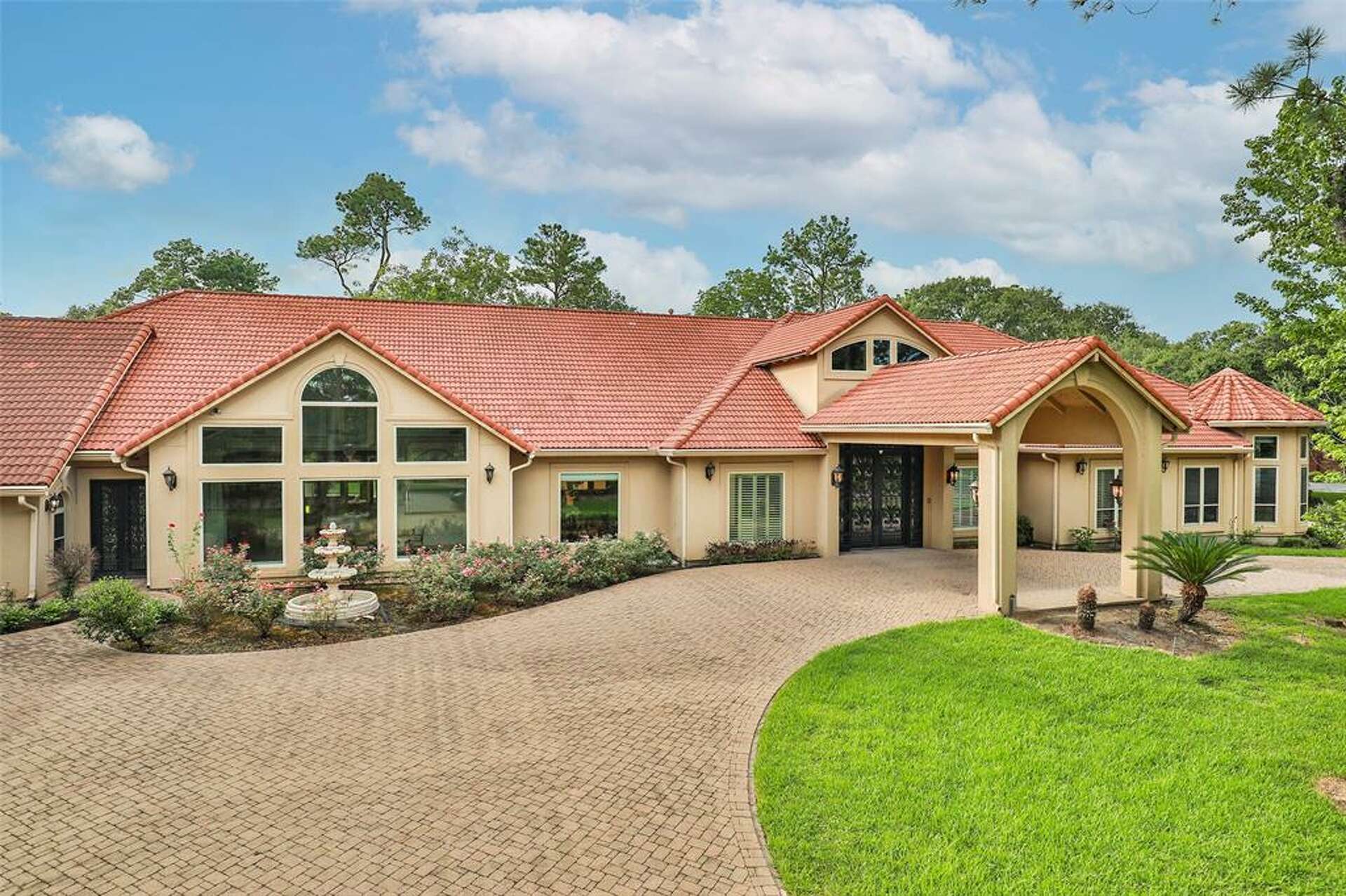Like Four Houses In One Massive Houston Area Home Hits Market For 4