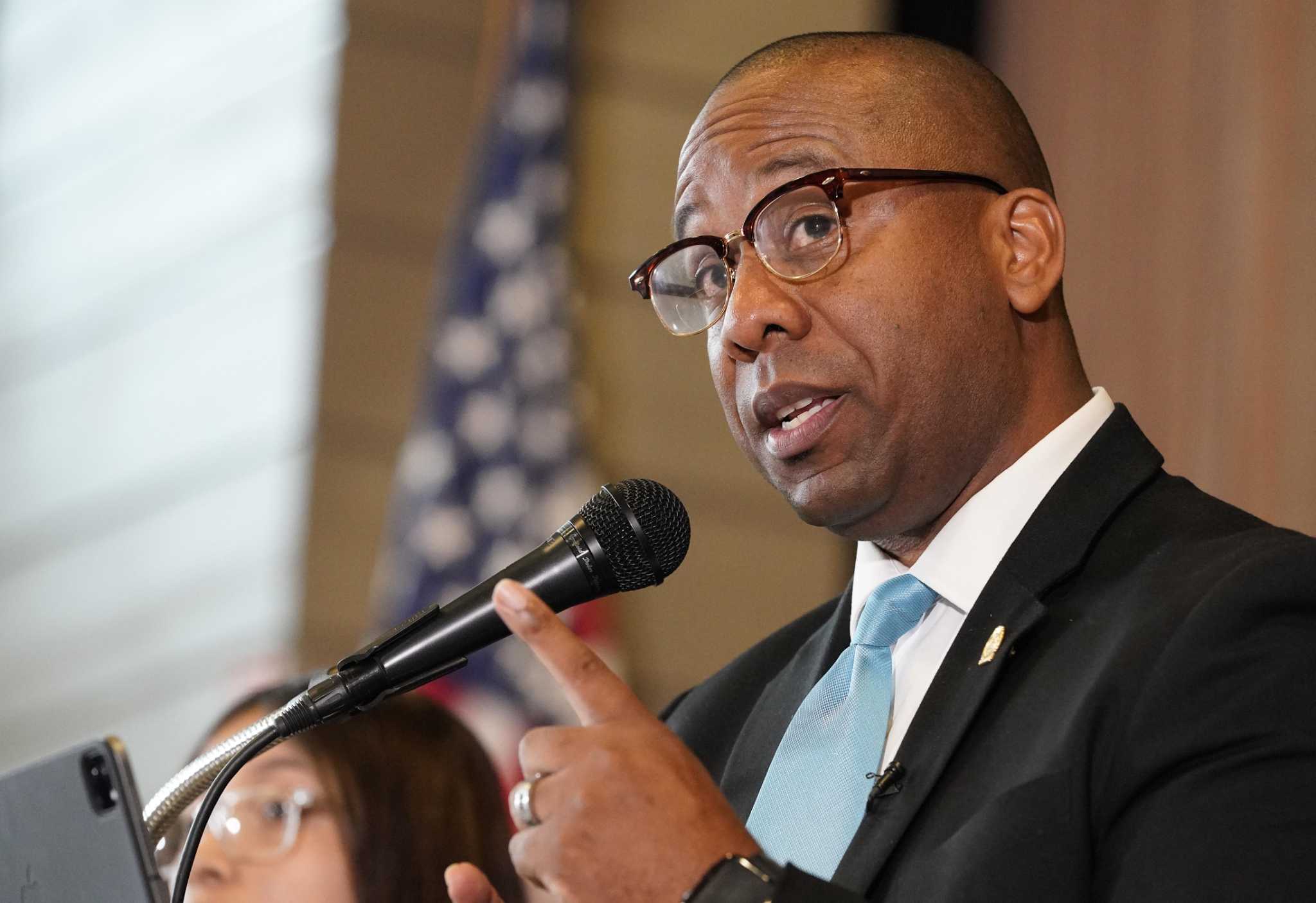 Millard House's Instagram, Twitter & Facebook on IDCrawl