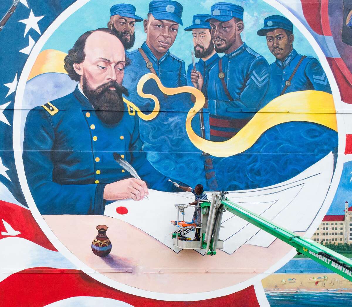 Houston artist's Juneteenth mural project expands to six cities