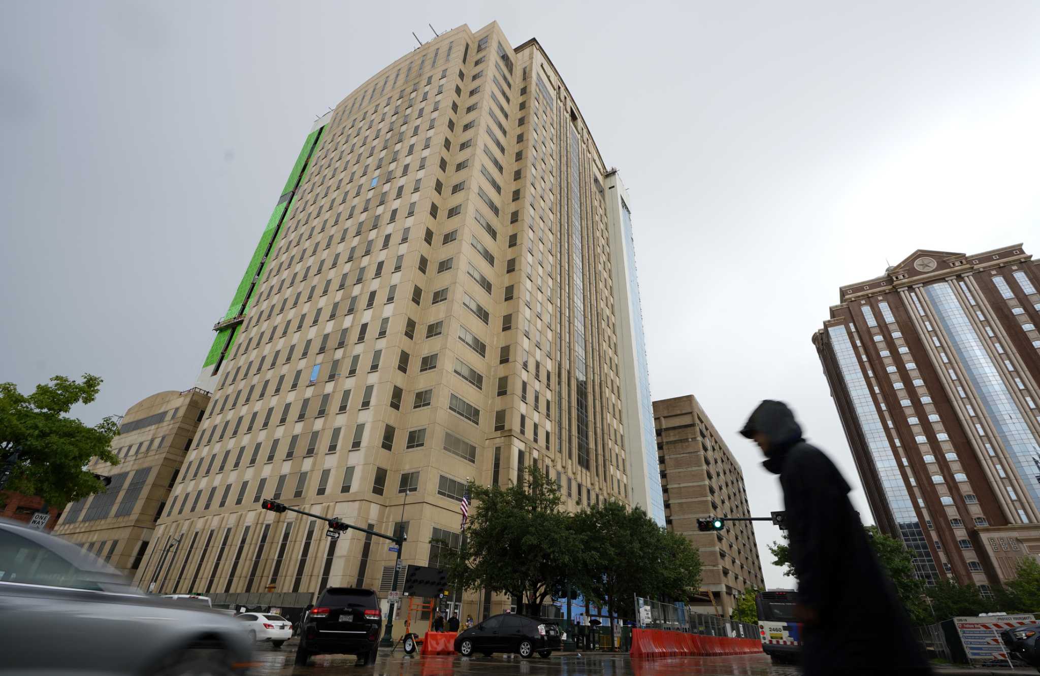 Harris County's busy courthouse hit with another issue: Toilet water in ...