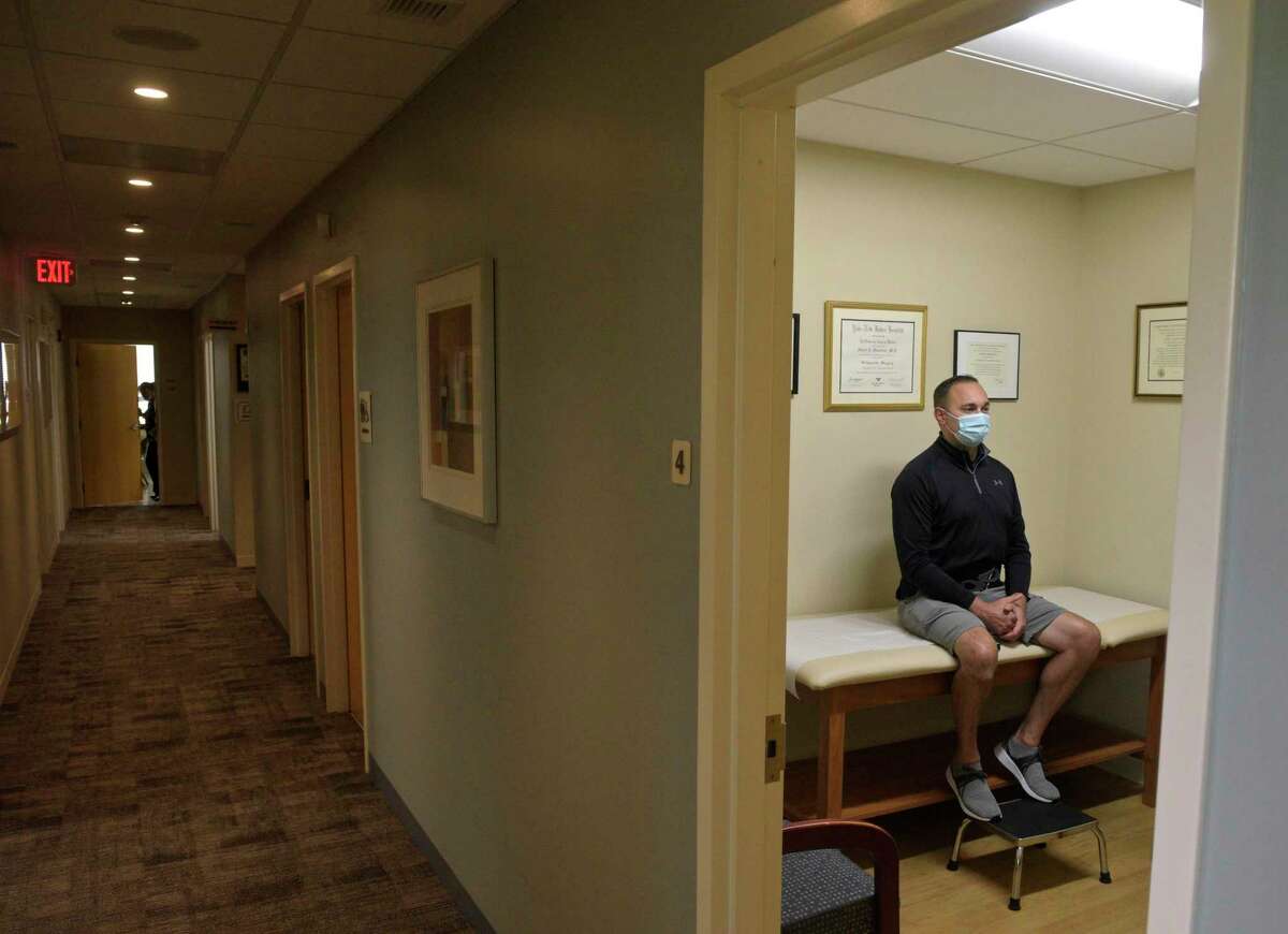 Danbury doctor completes groundbreaking back surgery, first in CT