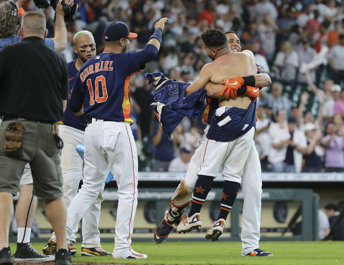 José Altuve goes shirtless, shuns doubters after walk-off HR caps ... José Altuve goes shirtless, shuns doubters after walk-off HR caps ...