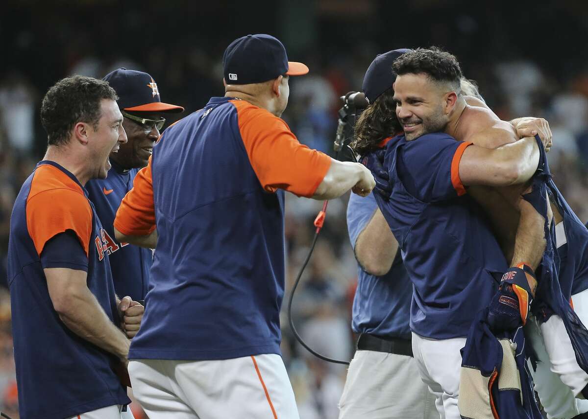 José Altuve goes shirtless, shuns doubters after walk-off HR caps ... José Altuve goes shirtless, shuns doubters after walk-off HR caps ...