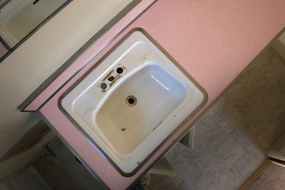 The story behind the sink in the bedroom of your apartment and why so ...