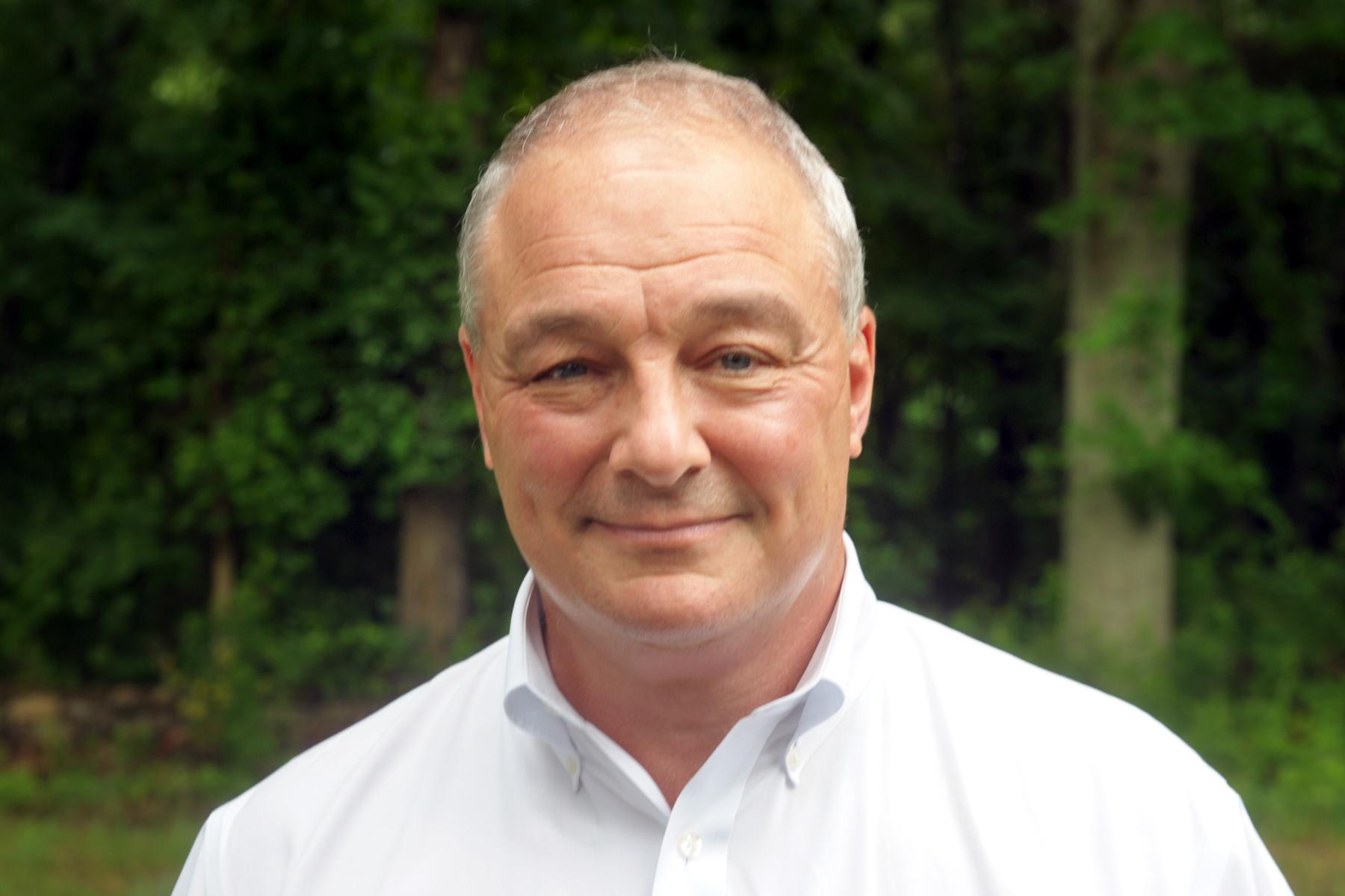 Bindelglass announces re-election bid for Easton's fist selectman