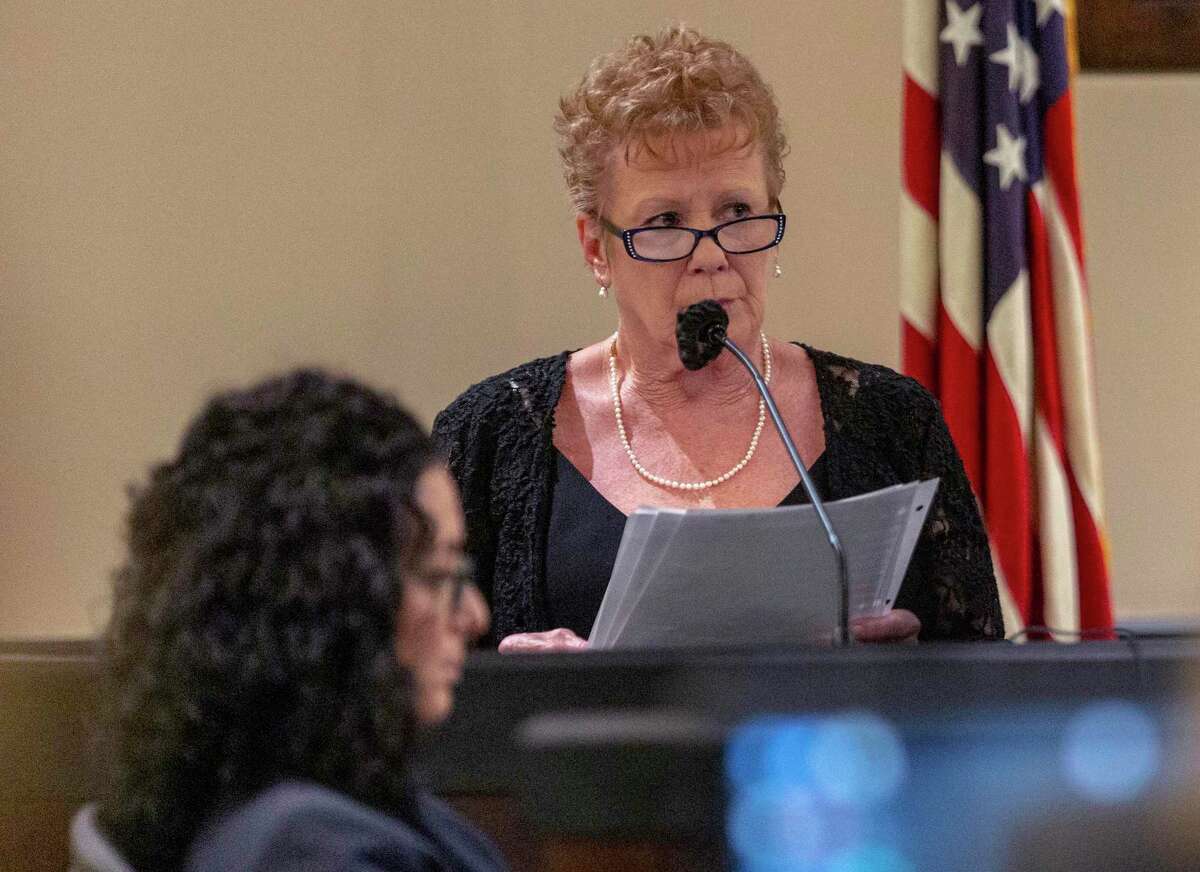 ‘He’s got a gun’: Luling woman testifies of driving past headquarters ...