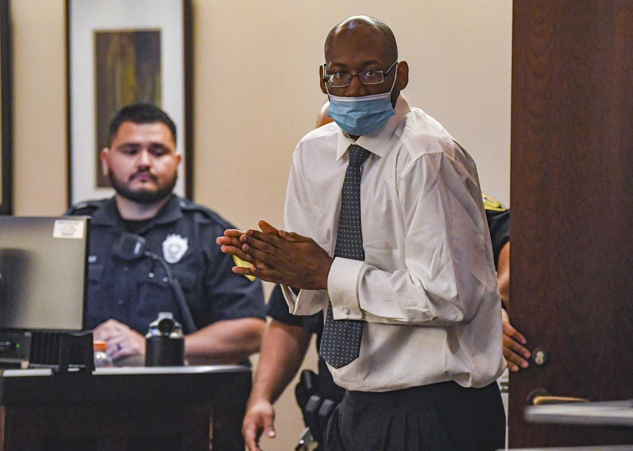 ‘I have an officer down at headquarters’: Emotional audio, video from ...