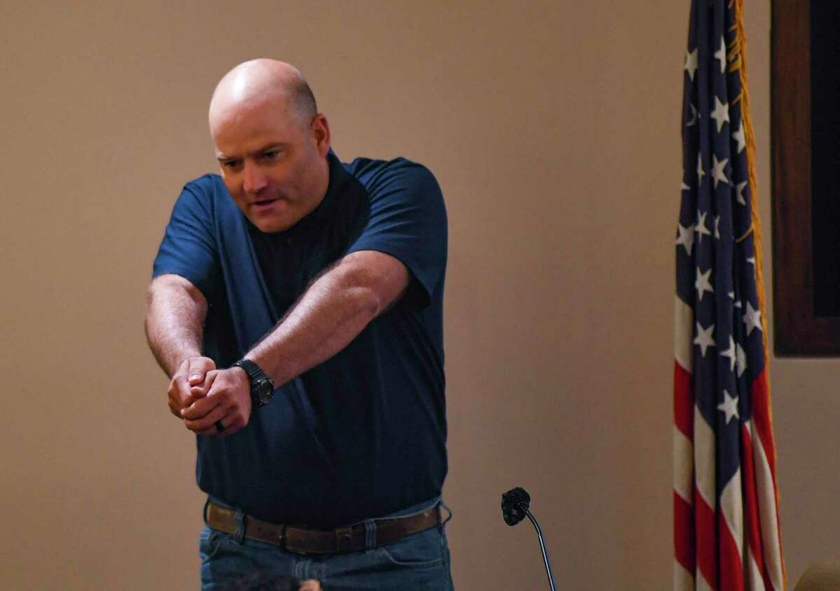 ‘I have an officer down at headquarters’: Emotional audio, video from ...