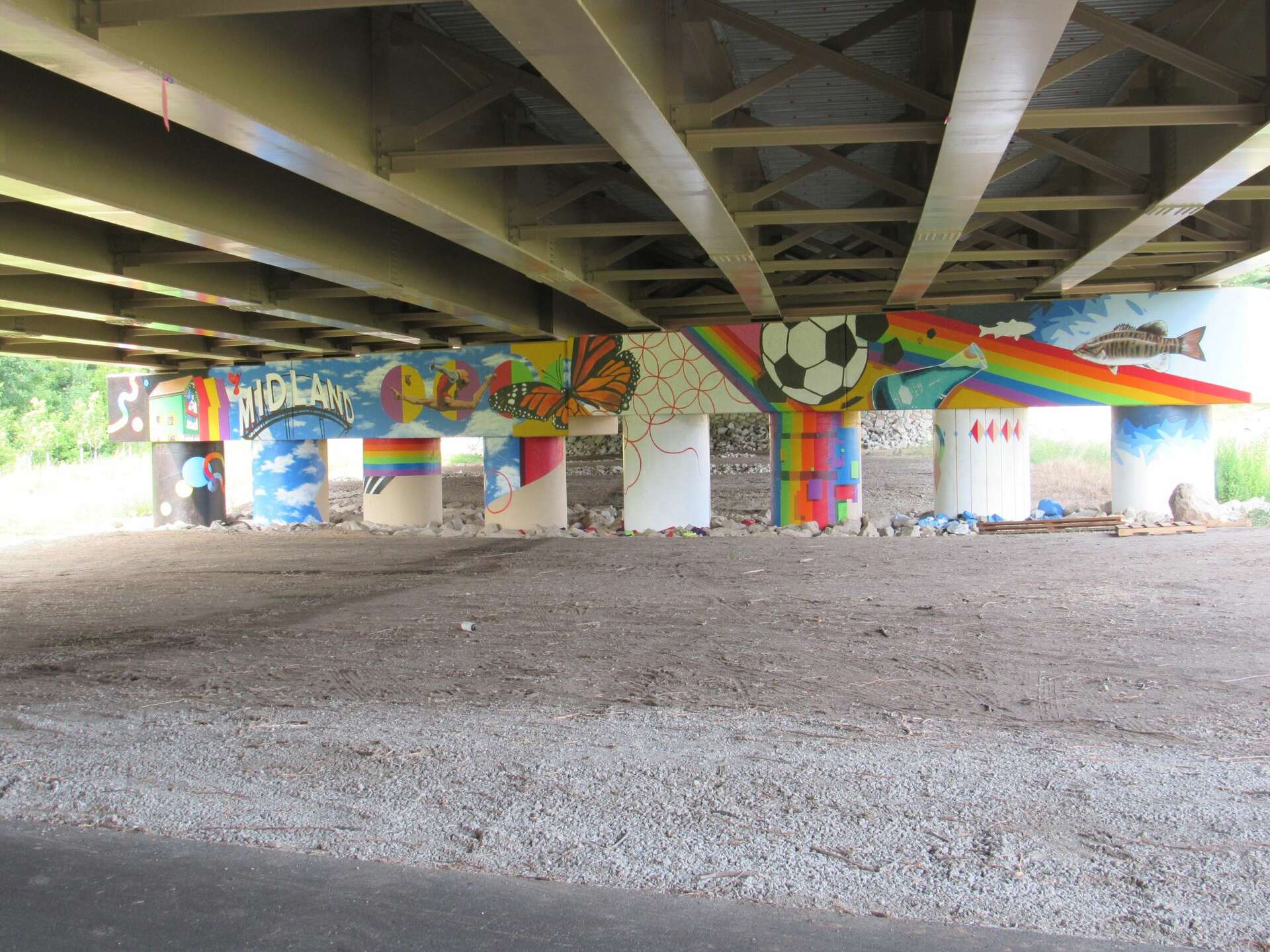 Native Midlander comes 'full circle' while working on local mural