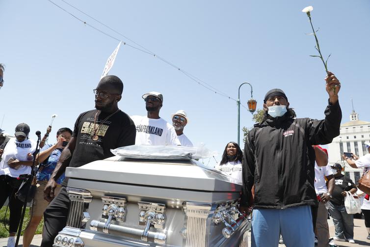 Oakland is making a big investment in holistic approaches to violence ...