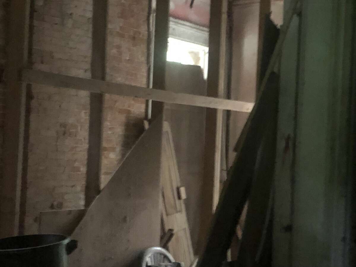 See Inside The Haunted Mcpike Mansion In Alton