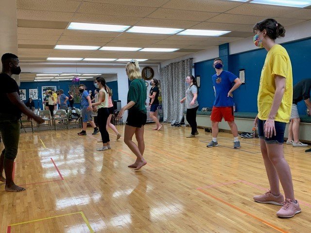 Teenage Musicals Inc. dances along with Broadway star
