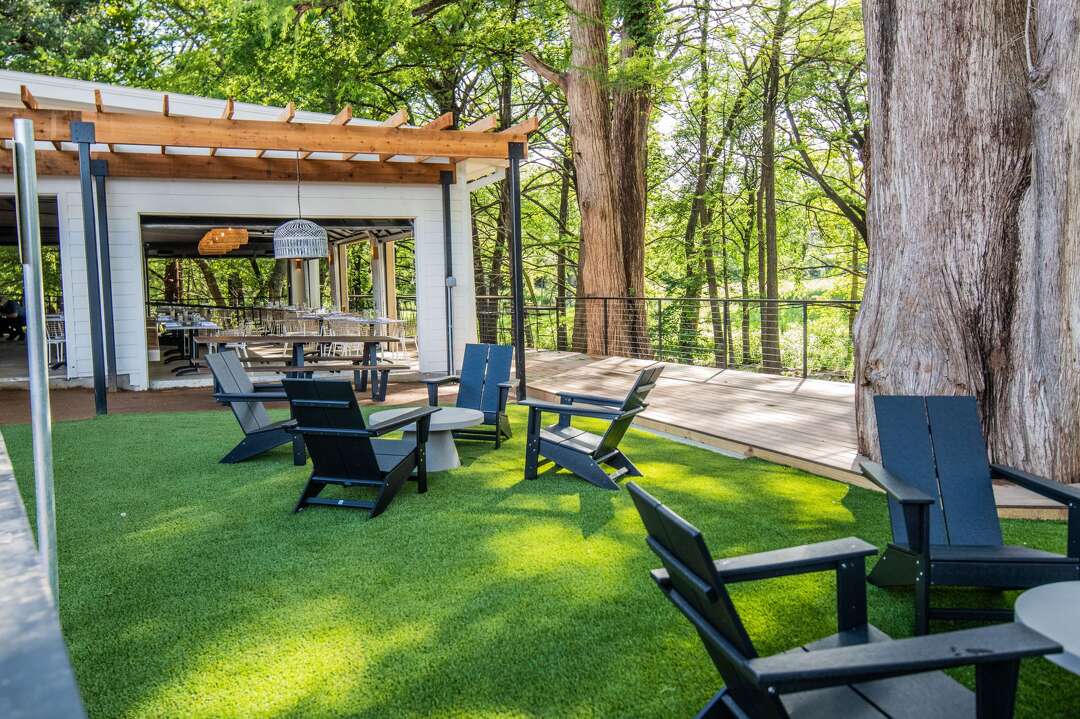 Kevin Fowler sings praises of new Hill Country restaurant