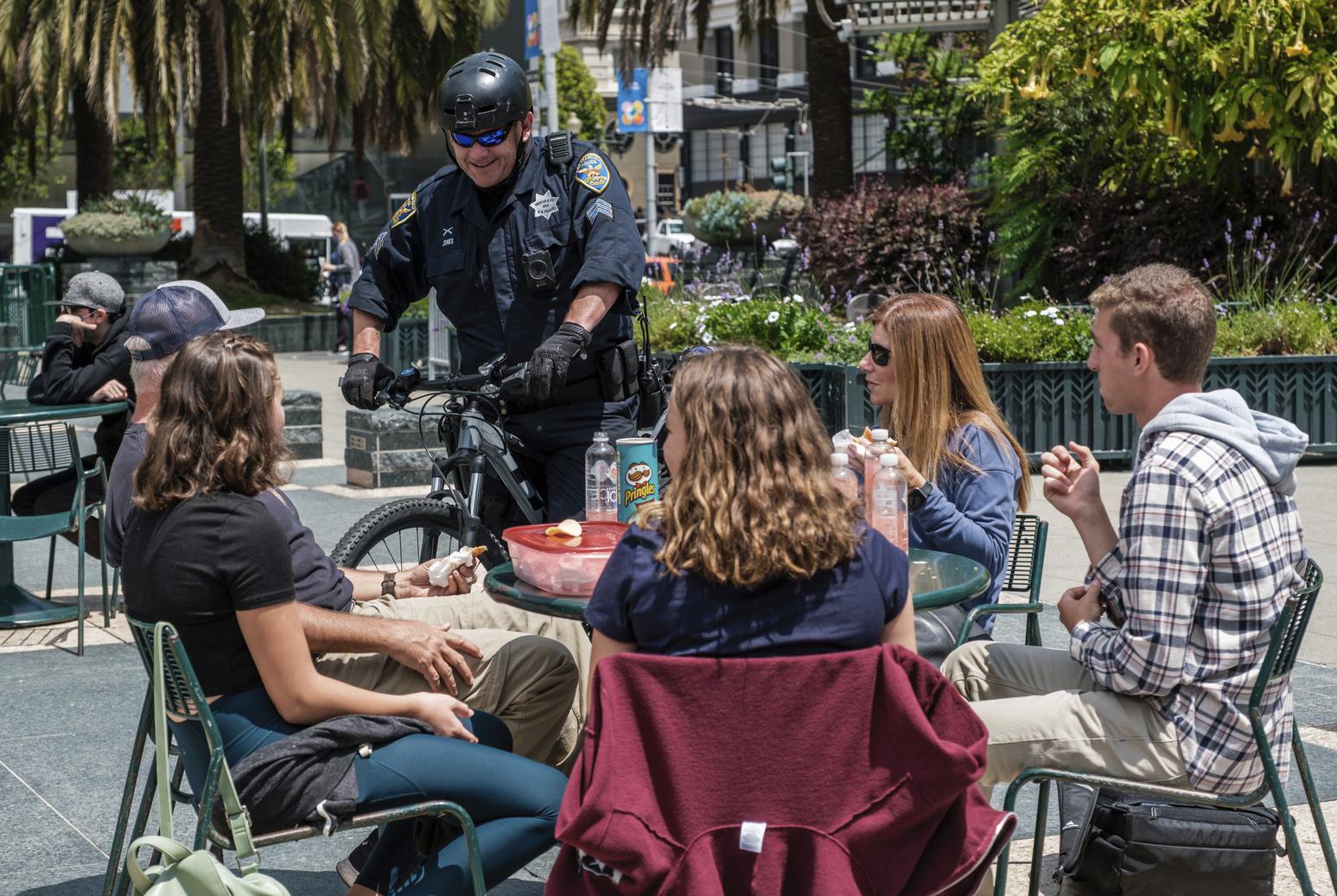 S.F. deploys more foot police in tourist areas even as it battles ...