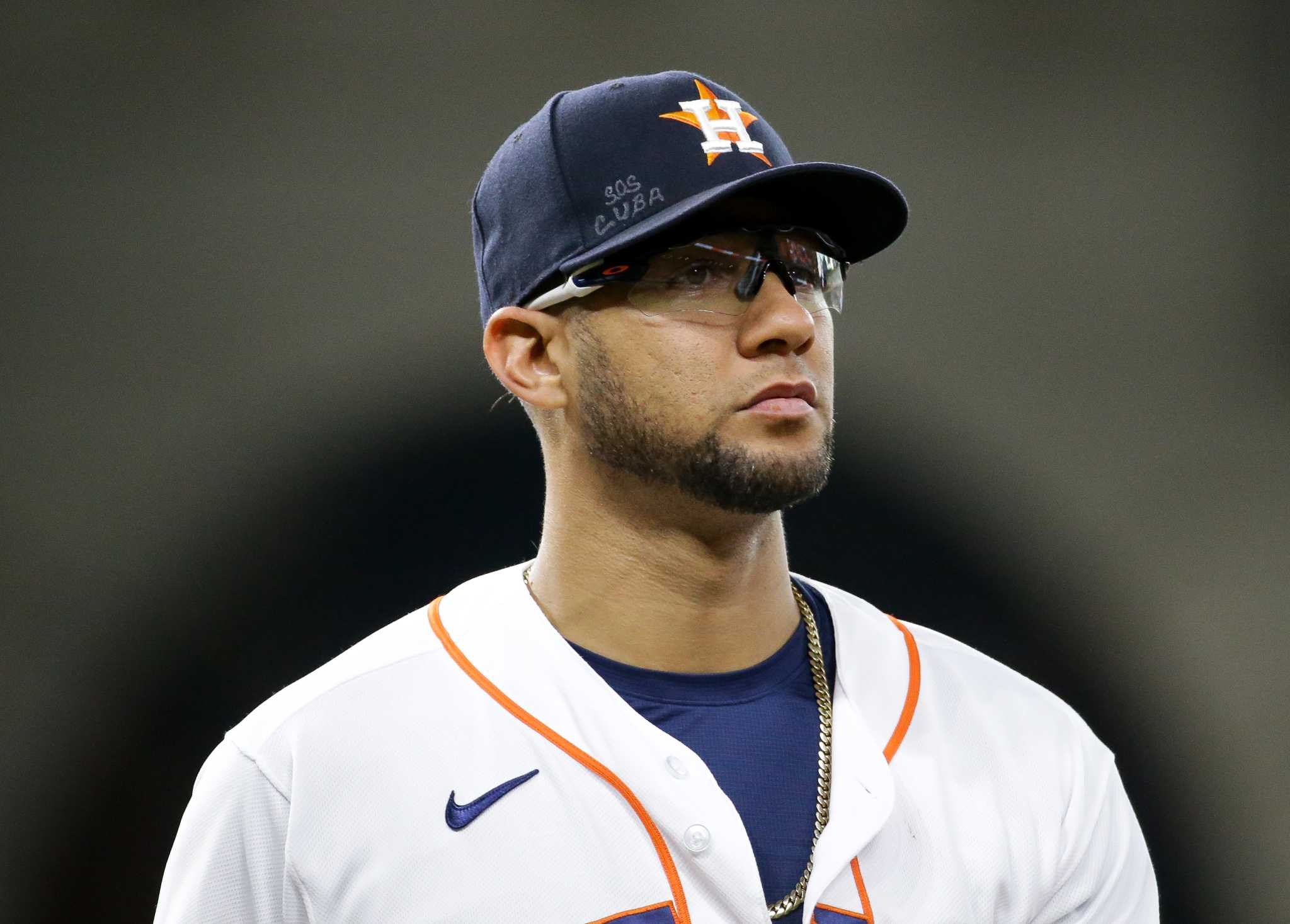 Astros place first baseman Yuli Gurriel on injured list