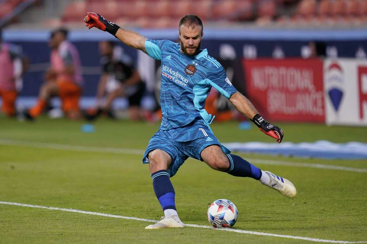 Dynamo tie Whitecaps, still winless on road this season