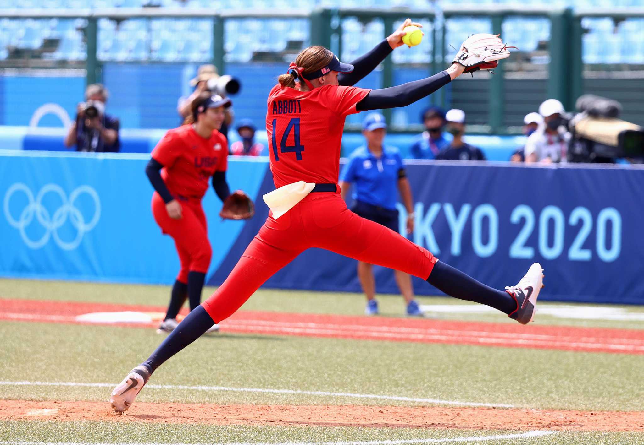 U.S. softball begins Olympic play with 2-0 defeat of Italy