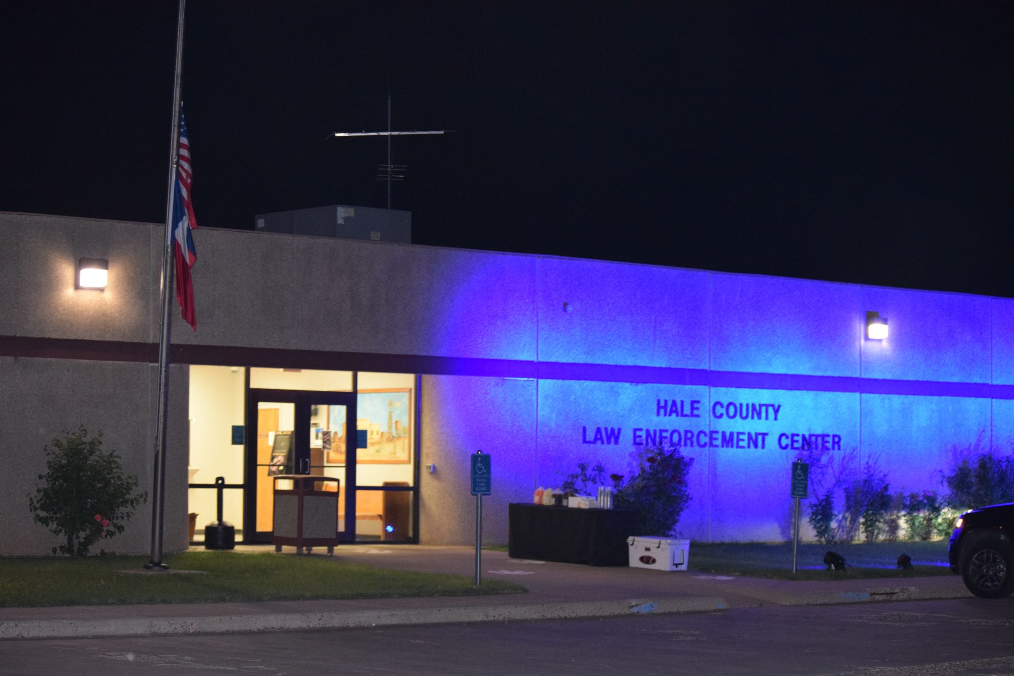 Hale County Sheriff’s Office illuminated in blue
