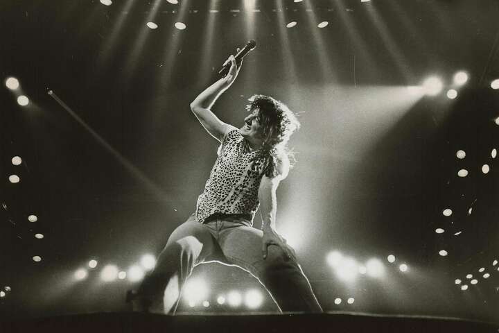 Steve Perry revisits Journey’s ‘Faithfully’ in duet with Willie Nelson