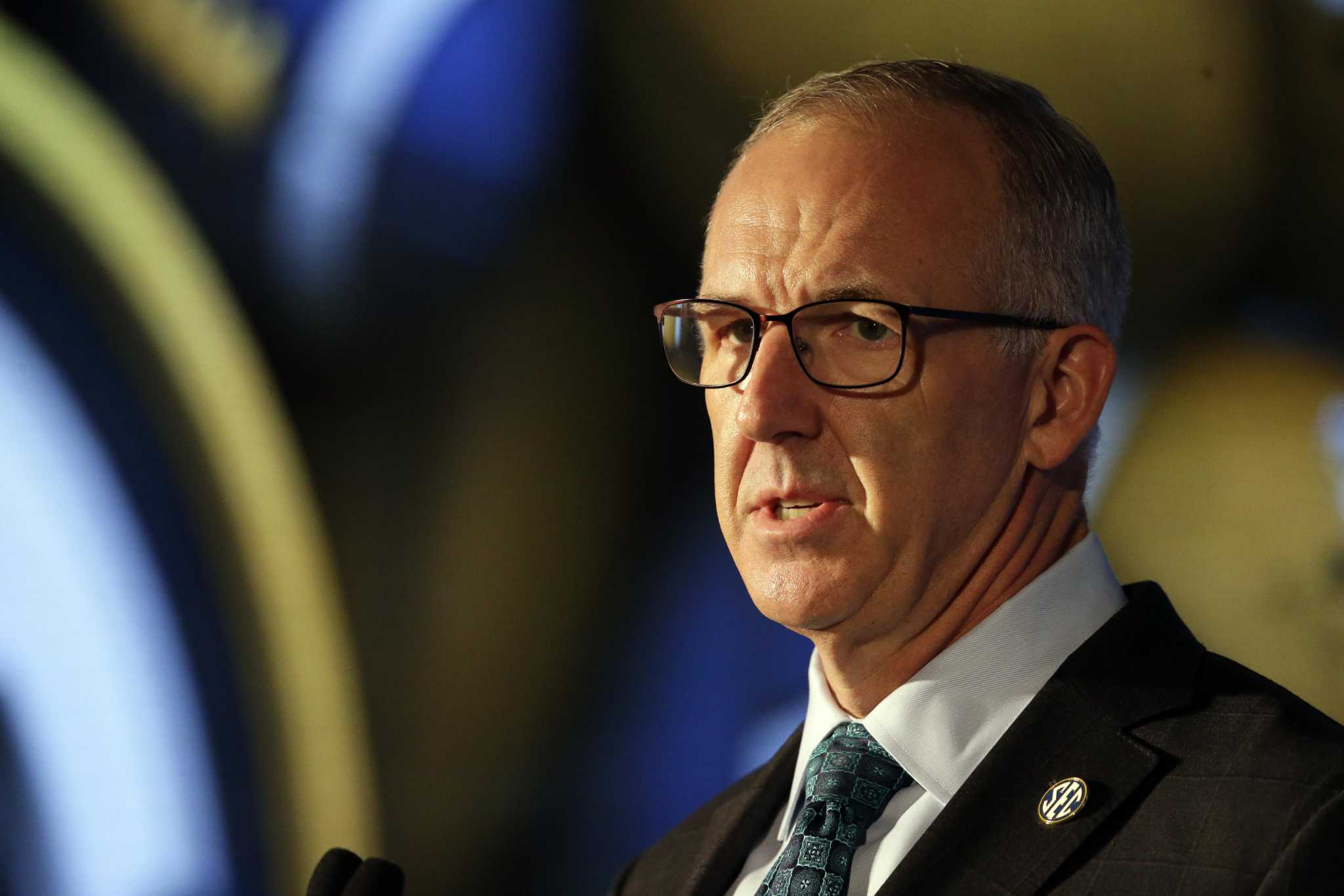 SEC football: Debate between eight- or nine-game schedule drags on