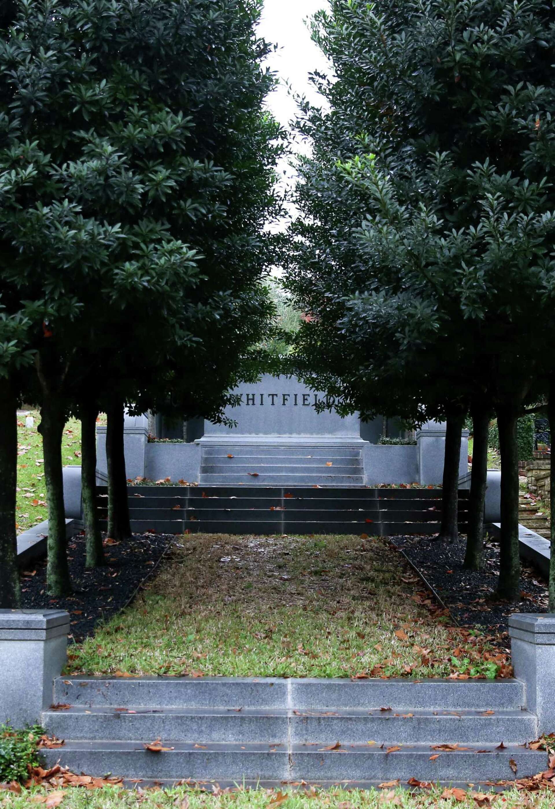 Houston's elite pay a lot for their homes — and burial plots at Glenwood