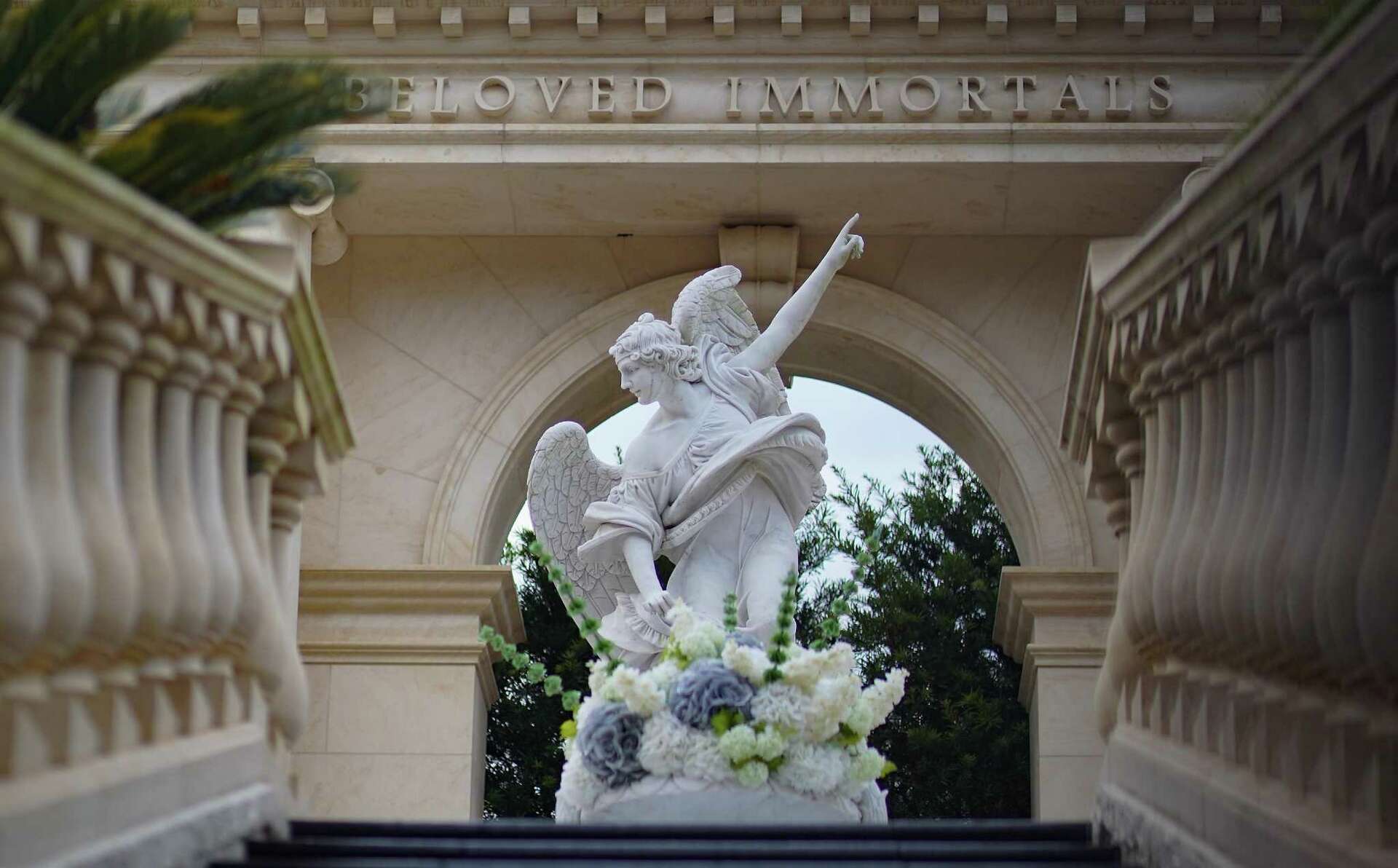 Houston's elite pay a lot for their homes — and burial plots at Glenwood