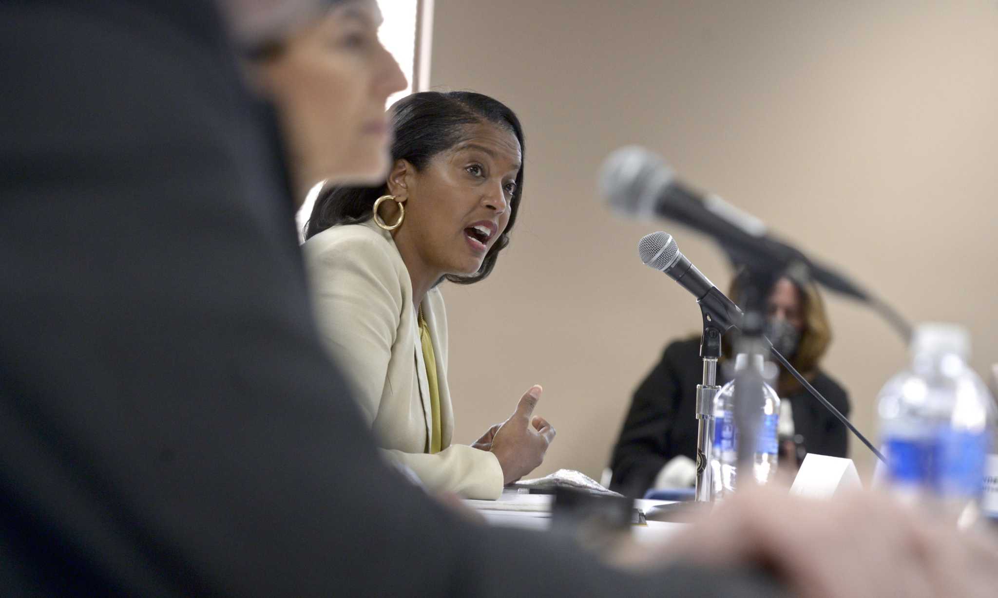 Hayes, Bysiewicz enlist WCSU students to be ‘carriers of the facts’ to ...