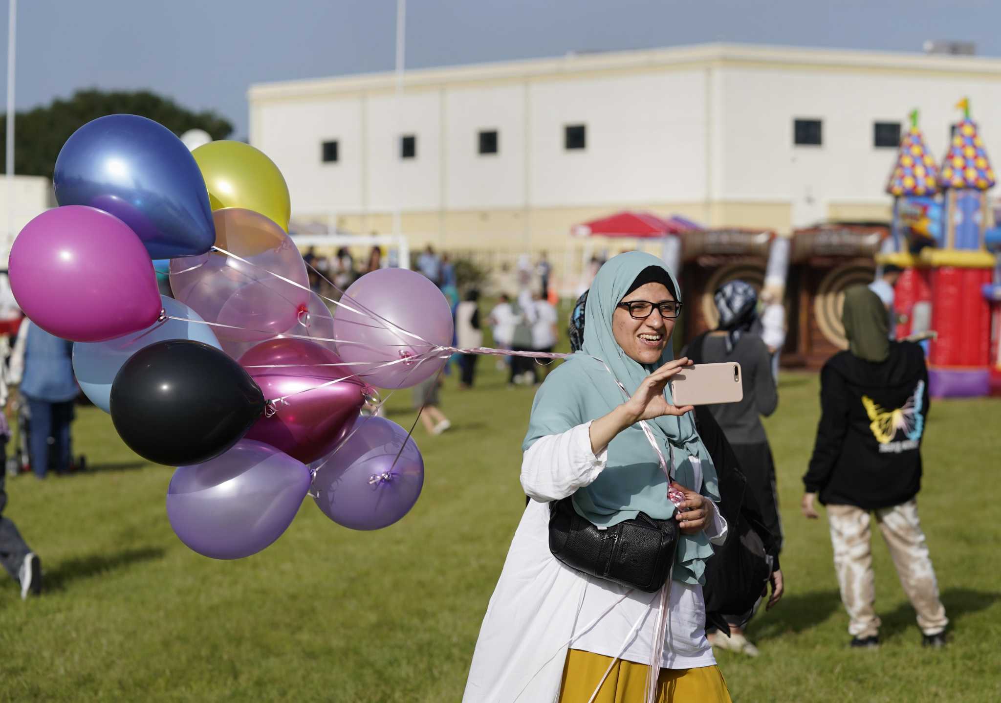 ‘It's a time for all people to come together’: Katy mosque hosts ...