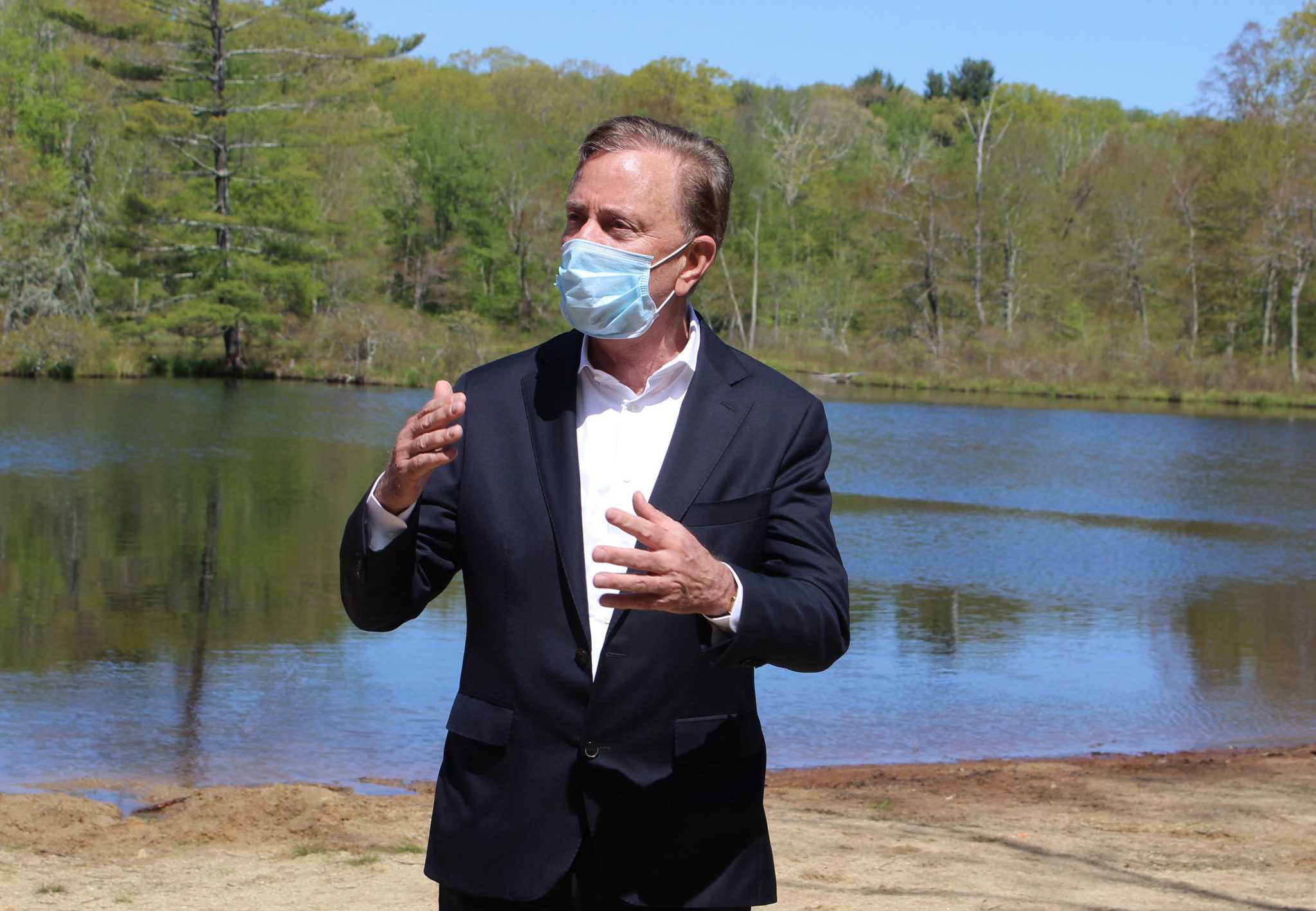 Lamont: Face masks required in Connecticut schools ‘for a month or two’