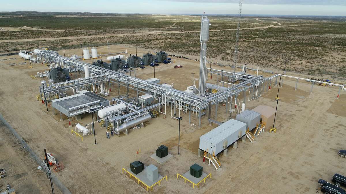 Pinnacle Midstream awards contract for Dos Picos expansion