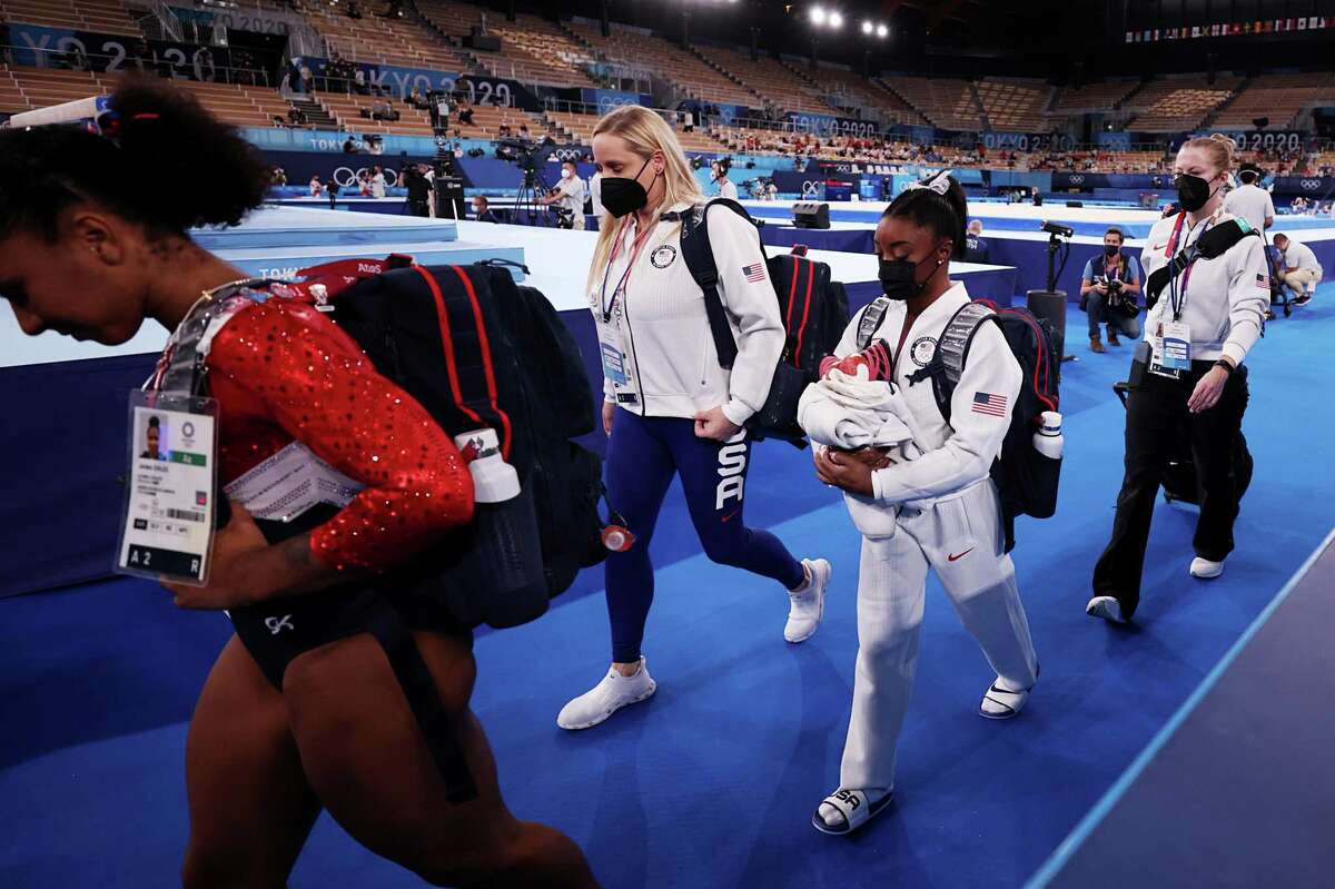 Simone Biles Protects Herself From Pressure Of Tokyos Cursed Olympics
