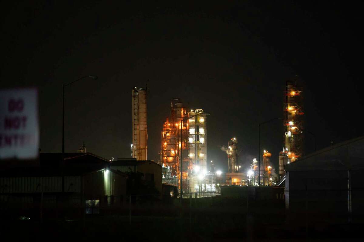 100K pounds of acid released in deadly La Porte chemical leak, official says