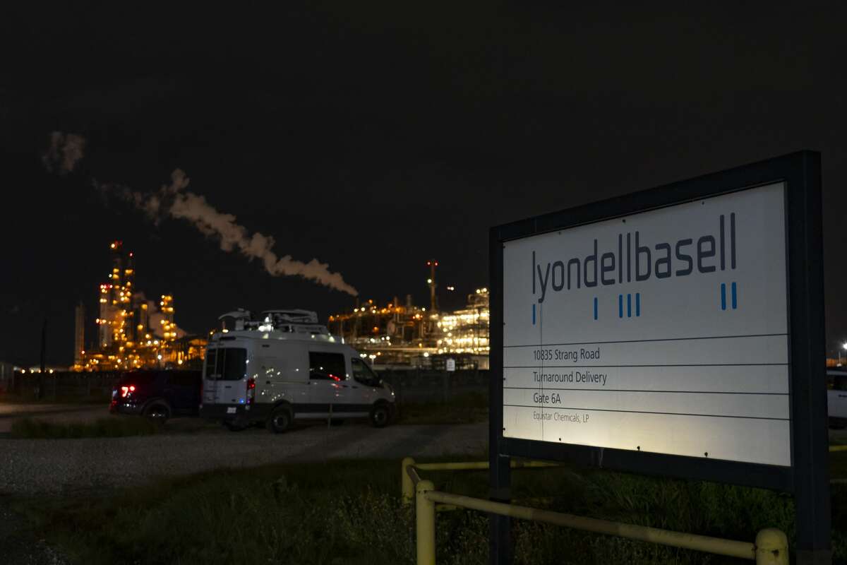 Deadly chemical leak at La Porte plant blamed on burst cap of pressurized line