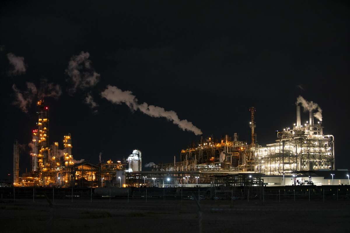 Deadly chemical leak at La Porte plant blamed on burst cap of pressurized line