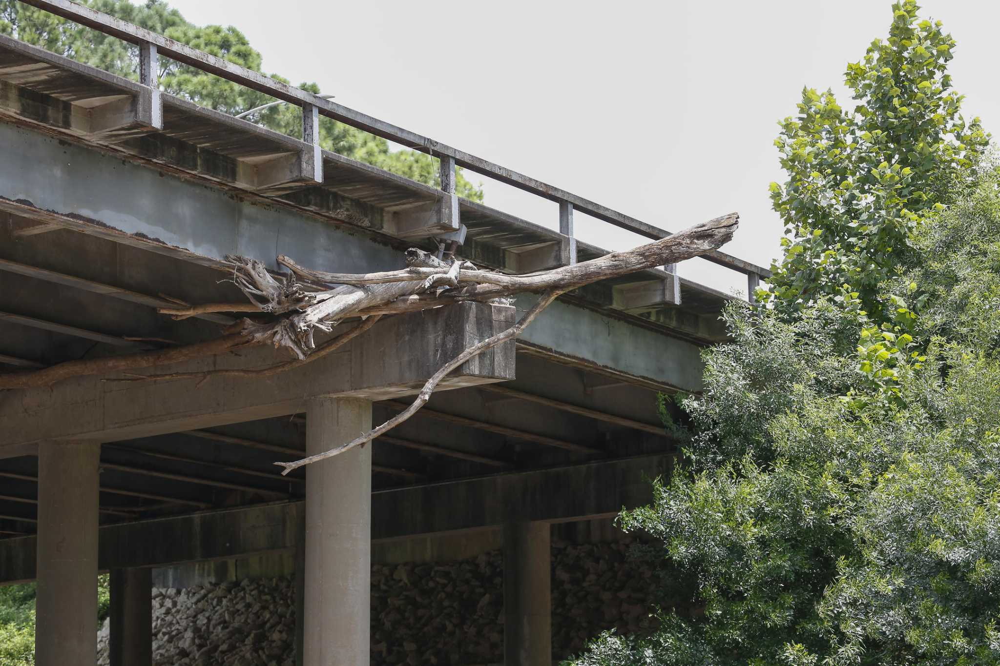 Houston to look for ways to improve Buffalo Bayou bridges