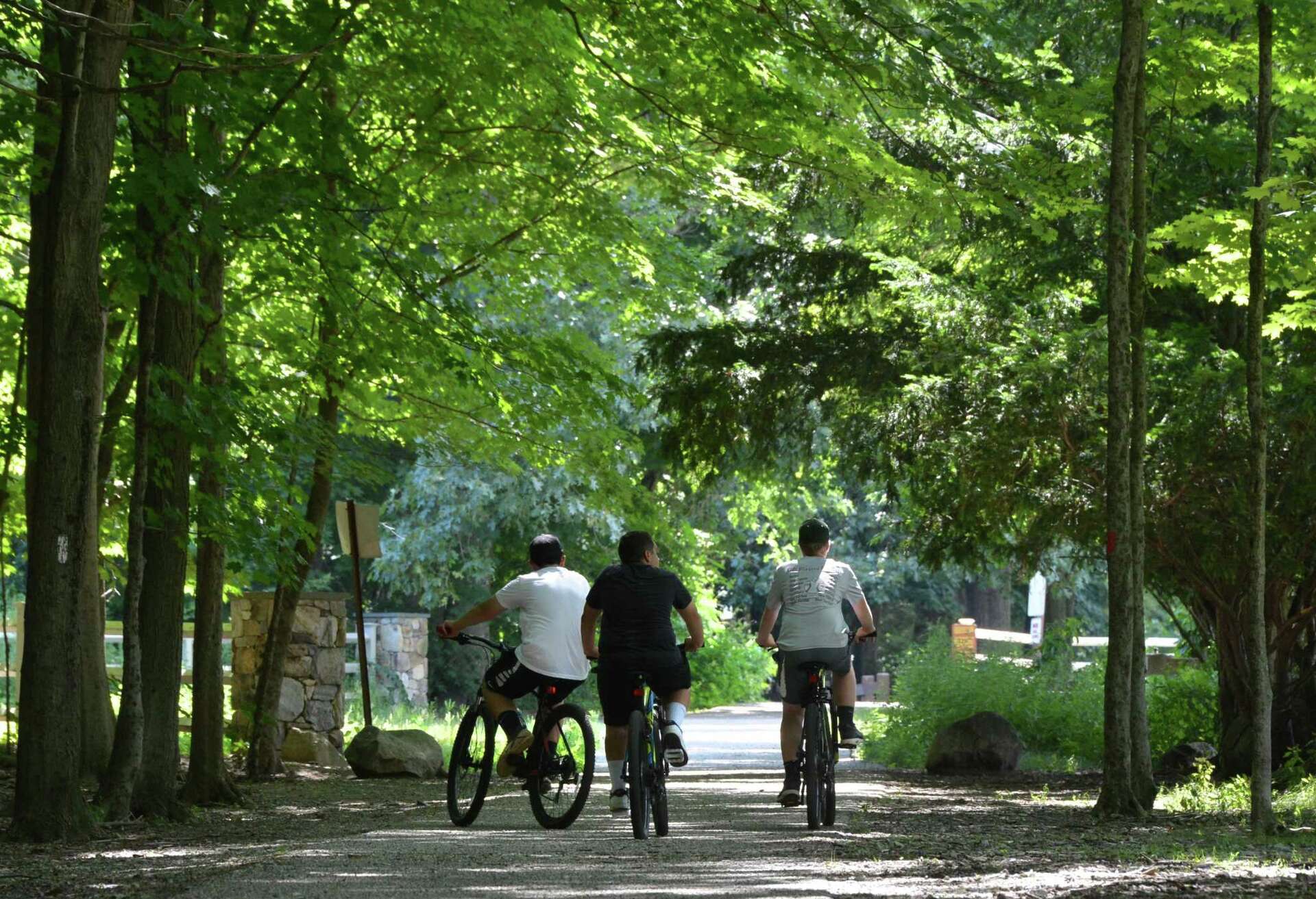 Bicycle journeys in CT: A guide to 20+ mile bike paths in the state