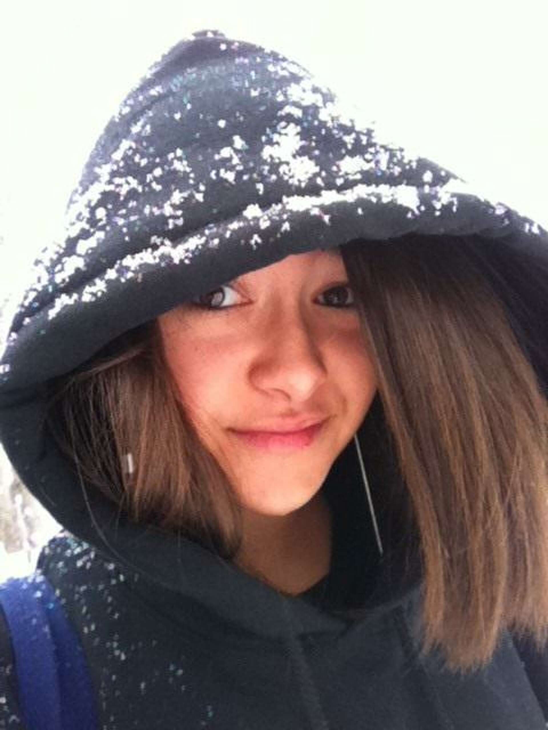 Slain teen’s phone reveals ‘emotional’ messages she never got to read