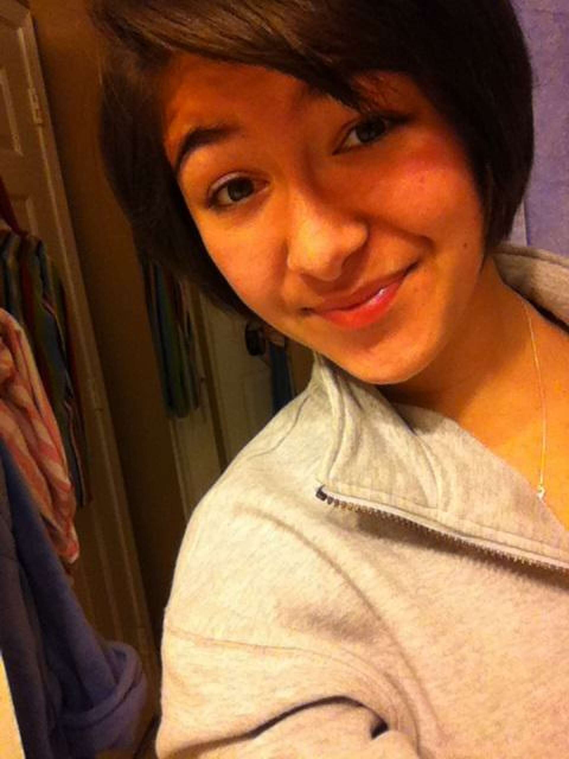 Slain teen’s phone reveals ‘emotional’ messages she never got to read