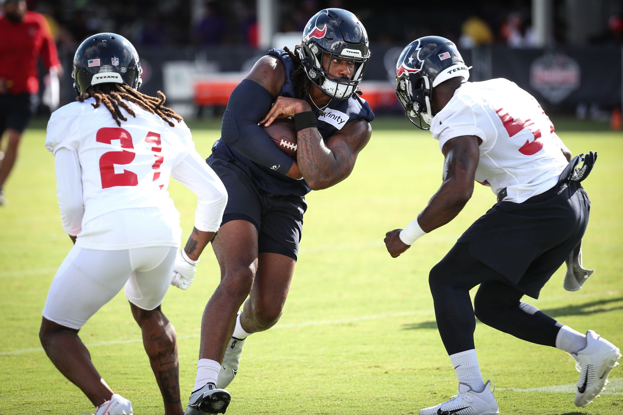 Texans' Jordan Akins, Bradley Roby miss practice again