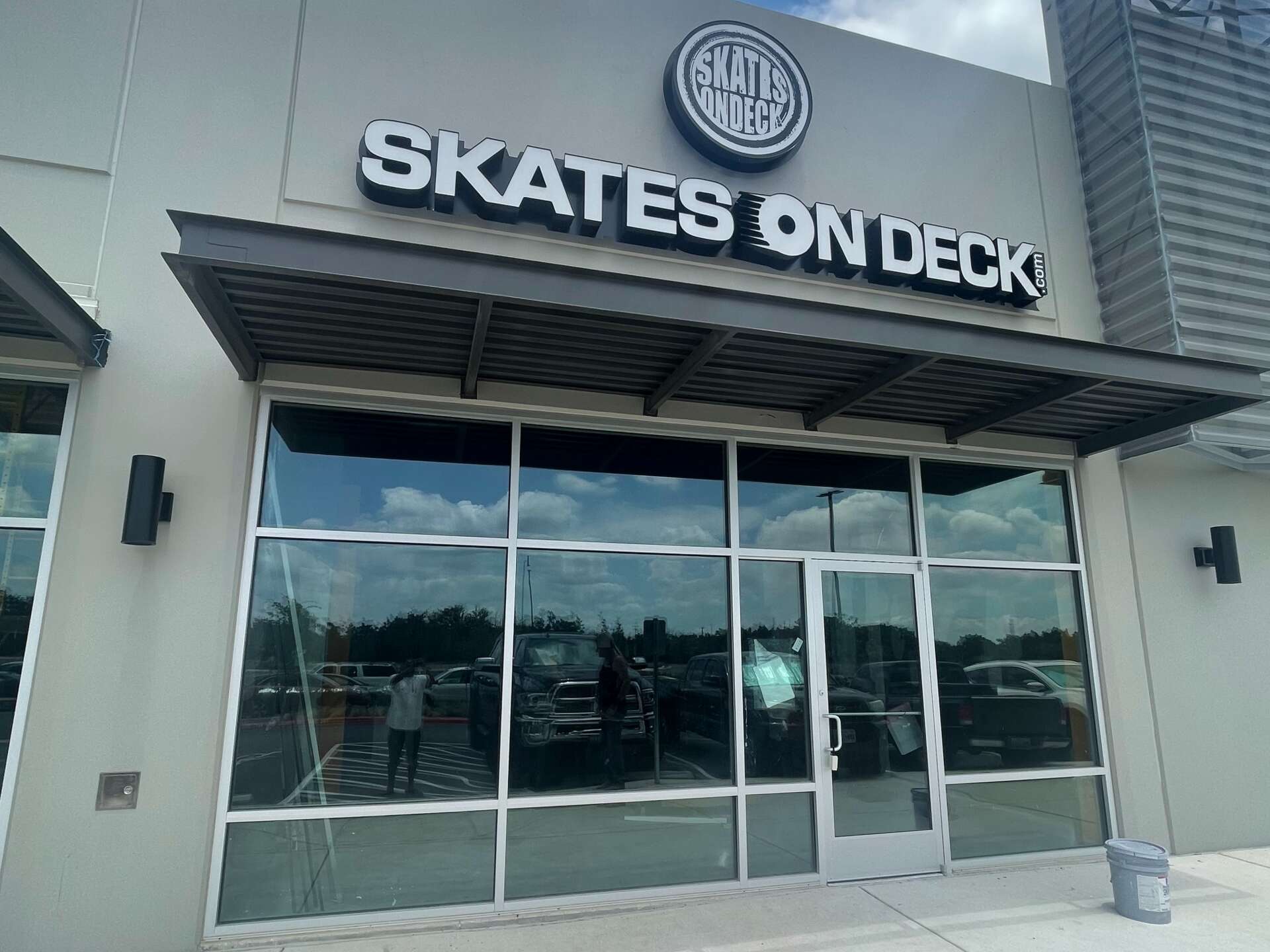 New skate shop brings California brands to San Antonio