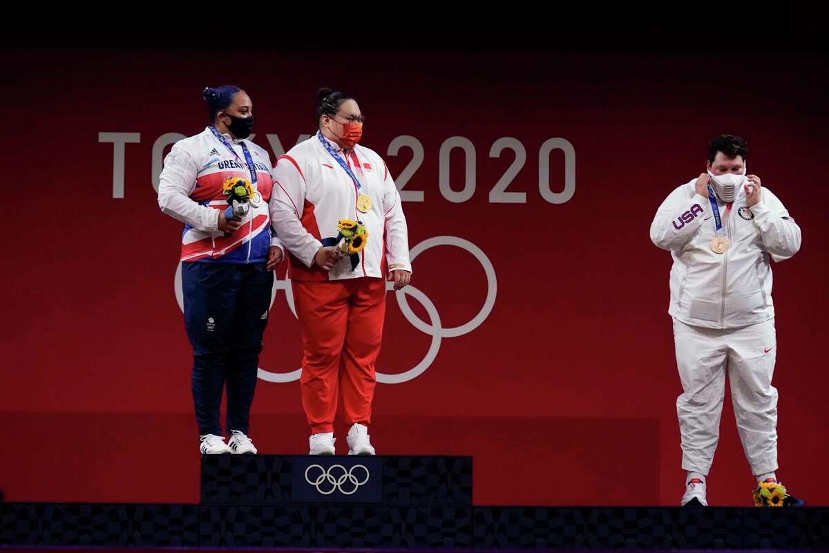 Sarah Robles takes bronze in historic night of Olympic weightlifting