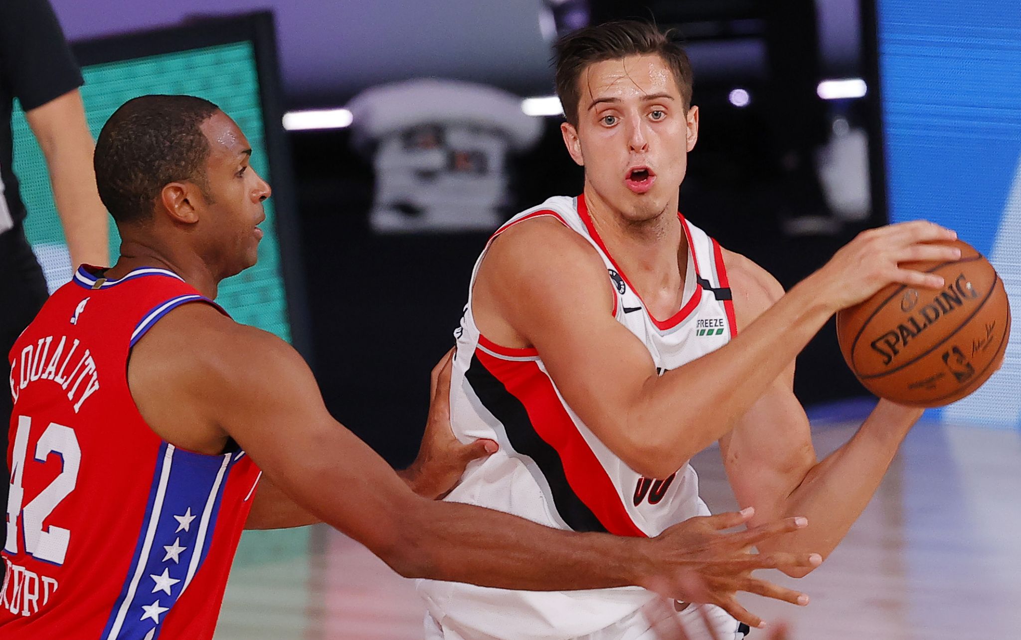San Antonio Spurs sign Zach Collins to 3-year deal