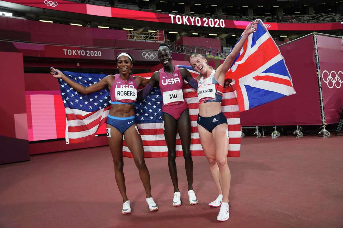 Raevyn Rogers of Kinkaid wins bronze in 800 meters