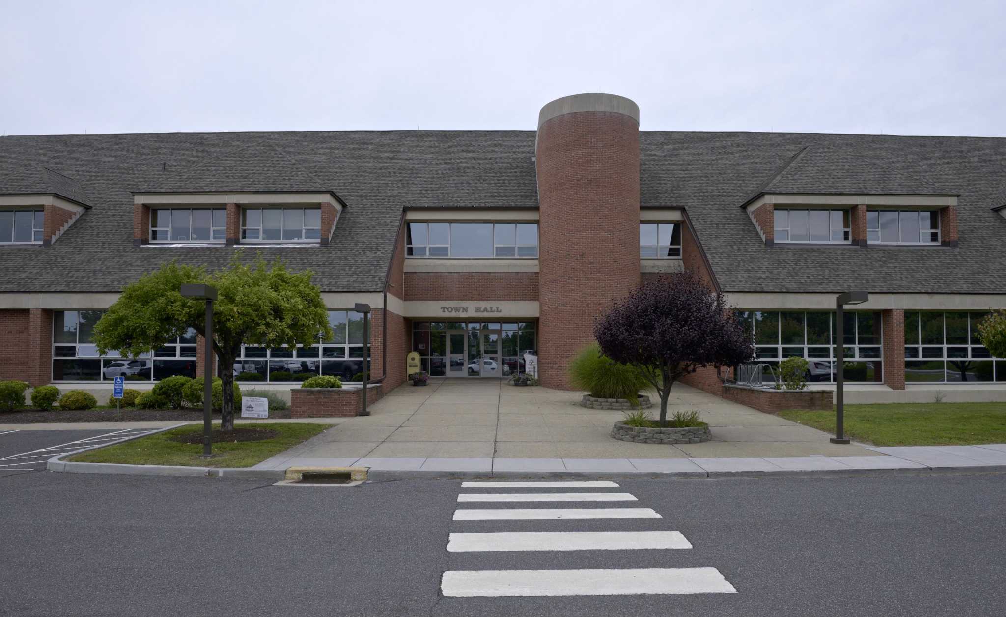 Brookfield selectmen OK $87.3M budget plan with 6% spending hike