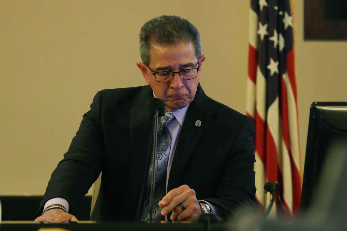 ‘I think I screamed’ — brother of slain San Antonio police detective ...