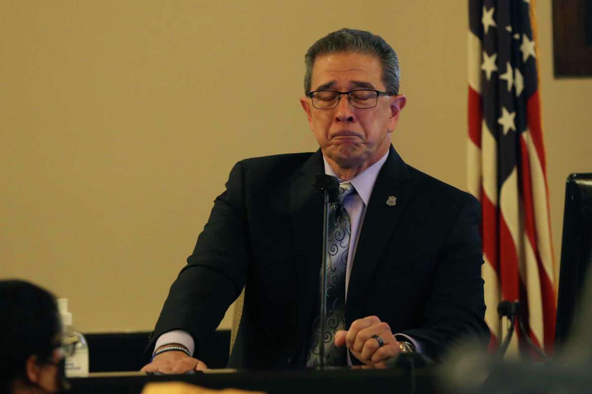 ‘I think I screamed’ — brother of slain San Antonio police detective ...